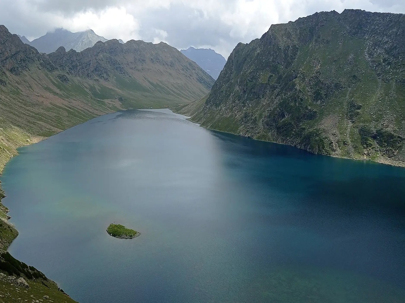 Tarsar Marsar Lakes Trek: A Journey through the Majestic Kashmir ...